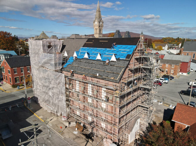 Scaling the building | News, Sports, Jobs - Altoona Mirror